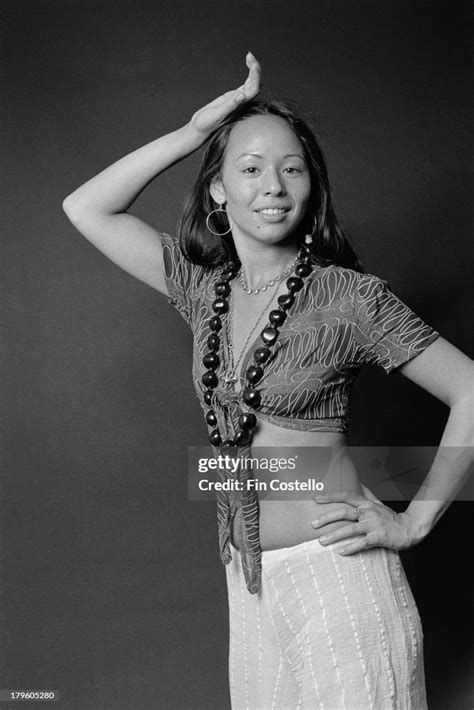 American Singer Yvonne Elliman Posed In Warrington Crescent London