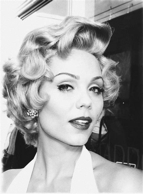 Laura Vandervoort Scrolller