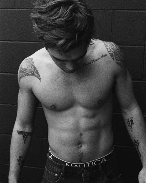 Riverdale Actor Kj Apa And Celebrity Trainer Alex Fine Share A Chest