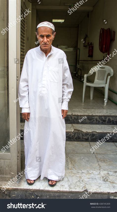 Traditional Arabic Clothing