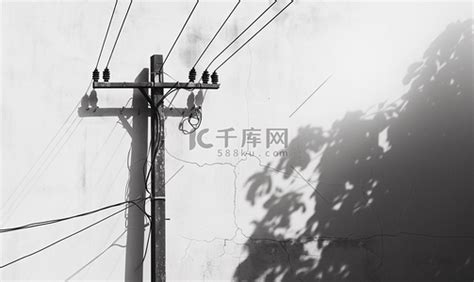 建筑墙上美丽老式电线杆的单调图片阴影高清摄影大图 千库网