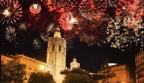 Las Fallas Ultimate Guide To Valencias Festival Of Fire Rosetta Stone