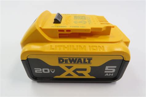 Dewalt Dcb205 20vmax Xr 5 0ah Lithium Ion Battery Charger