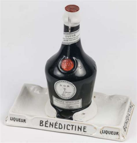 Benedictine Liqueur à Fécamp Grand Encrier En Porcelaine Figurant