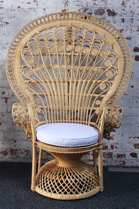 Elegant Peacock Wicker Chairs For Timeless Outdoor Style
