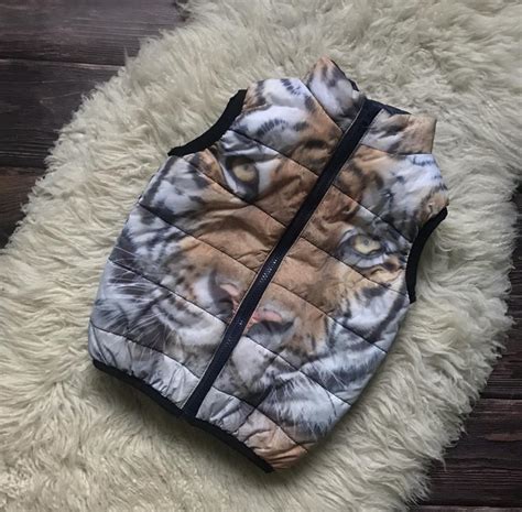 Жилет з тигром — ціна 340 грн у каталозі Жилетки Купити дитячі речі за доступною ціною на Шафі