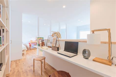 青空に映える真っ白なキューブ型の家 』 株式会社スマートホーム