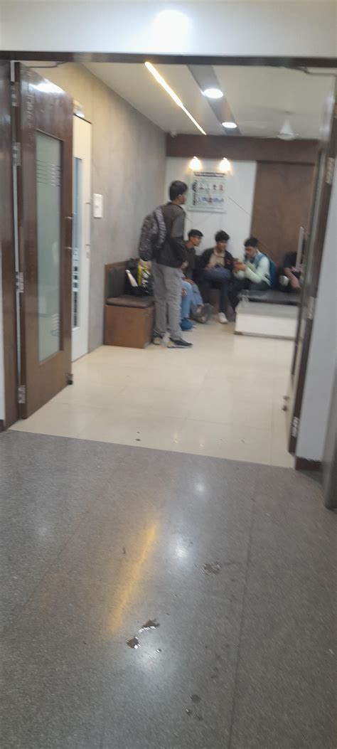 Bakliwal Tutorials Iit Reviews Fees 2026 Course Contact