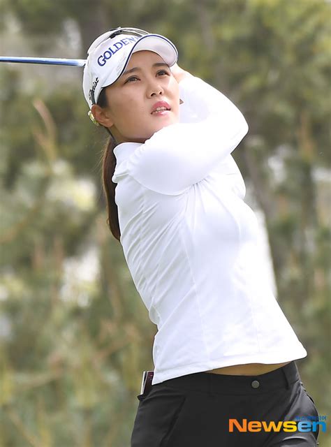 홍세희 순백의 티샷 포토엔hd 손에 잡히는 뉴스 눈에 보이는 뉴스 뉴스엔