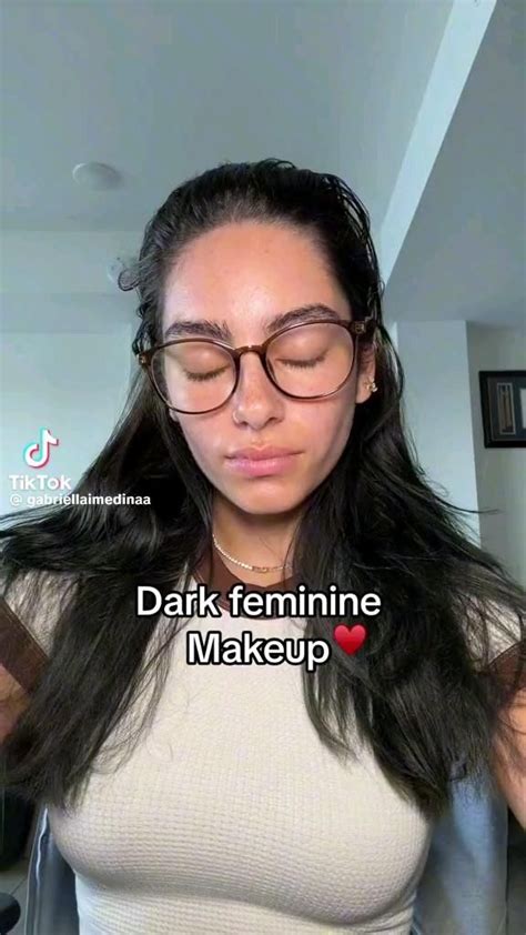 Pin By Hua Tao On ʙᴇᴀᴜᴛɪғᴜʟ ɴᴀᴛᴜᴀʟ ᴀɴᴅ ɢʏᴍ Seductive Makeup Feminine