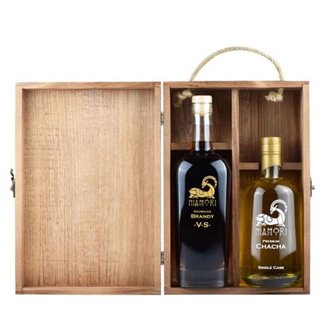 ბრენდი Vs და ჭაჭა Single Cask ხის ყუთით წარწერის გრავირებით Niamori • ნიამორი