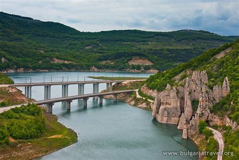 Чудните мостове и чудните скали
