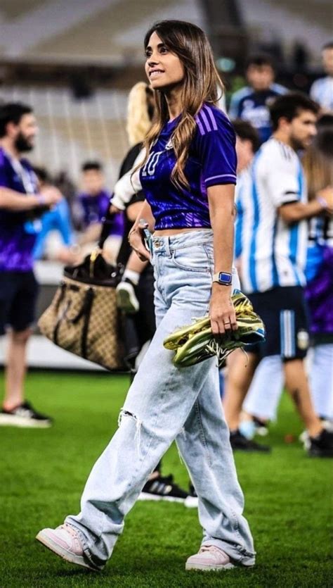 Messi Wife Soccer Game Outfits Soccer Outfit Football Jersey Outfit