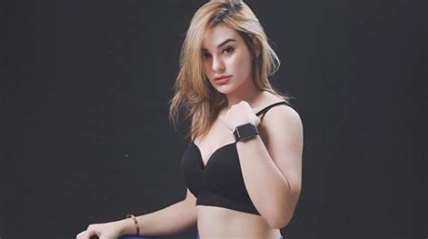 Profil Nora Alexandra, Istri Jerinx yang Setia Mendukung