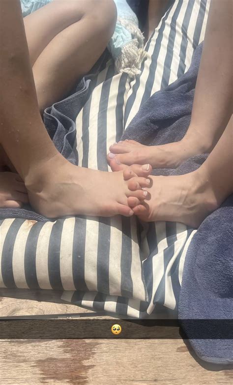 Ester Dobriks Feet