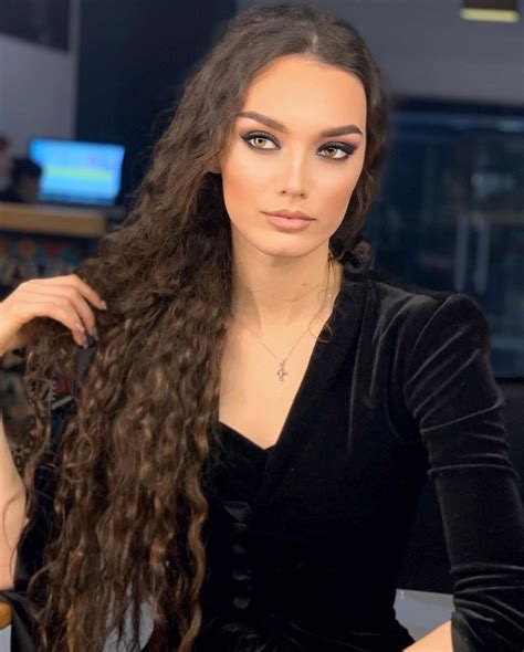 „მოწყენილი არ ვარ უბრალოდ სამშობლო მომენატრა სახლი “ ნანუკა სტამბოლიშვილი თურქულ სერიალში