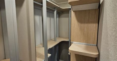 입주청소로 에어컨 필터까지 요청드렸는데 굉장히 깔끔히 꼼꼼하게 진행해주셨습니다 중간중간 사진도 보내주시고 구석구석 깨끗하게 청소해주셔서 잘선택했다고 생각했습니다