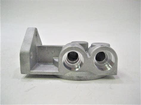 Crusader R079066 Marine Boat Engine Motor Oil Filter Header Mount New