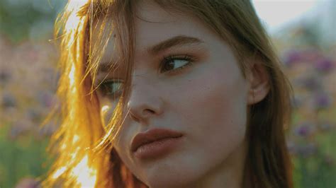 5 Behaviors That Make Spouses Feel Deeply Disconnected From Each Other According To Psychology