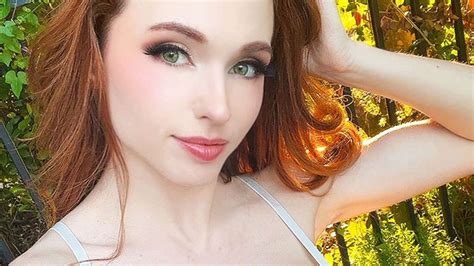 Amouranth Was The Most Watched Streamer During Twitchcon 2022 Dexerto