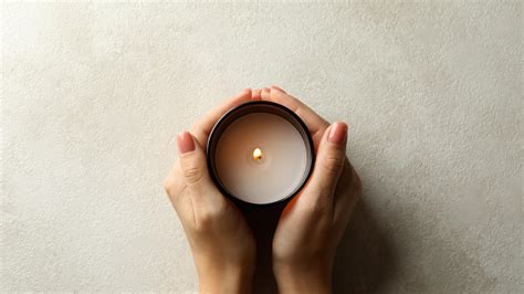 Cara Membuat Lilin Aromaterapi Sendiri Di Rumah Yang Mudah Dan Praktis Lifestyle Fimela