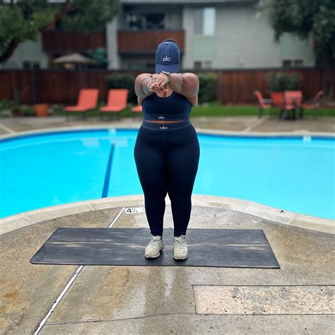 The Best Upper Back Stretches For That Perfect Between The Shoulders