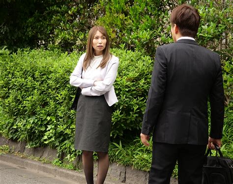 「上司相部屋kiss 出張先でエリート上司と相部屋 絶倫の部下に何度もイカされメス化する女上司 佐伯由美香」：エロ動画・アダルトビデオ