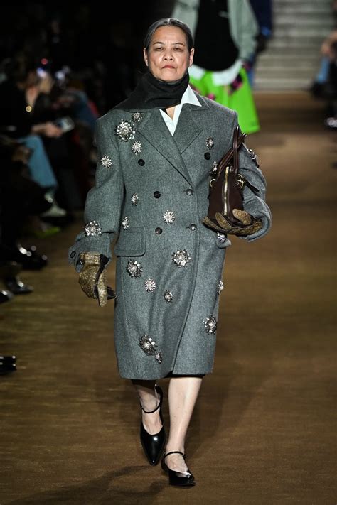 Models Over 50 New Fashion Show Trend Nss Magazine
