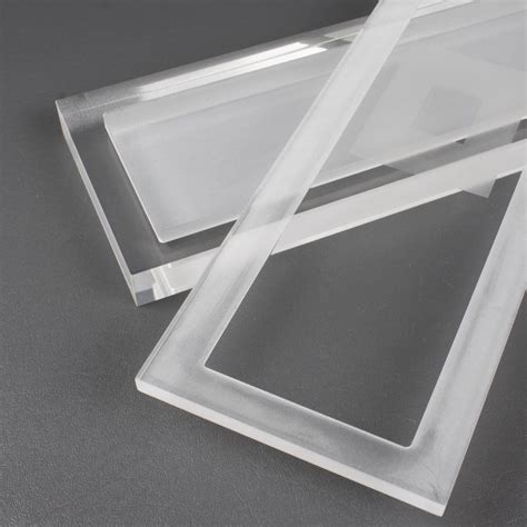 Modernist Long And Flat Lucite Box 1980s For Sale At 1stdibs