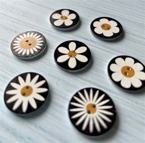 Daisy Buttons 15mm 20mm 25mm Sweater Buttons Flower Buttons