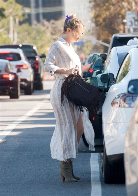 Kate Hudson Upskirt 8 Photos Thefappening Kate Hudson Upskirt 8 Photos Thefappening