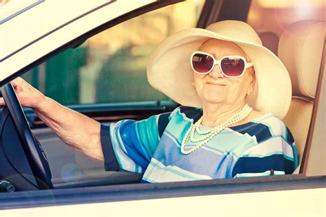 Geriatric Drivers Keeping Older Drivers Safe On The Road Mapfre