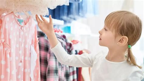 7 مورد از انواع پارچه‌های استفاده شده در پوشاک بچه‌گانه بالون