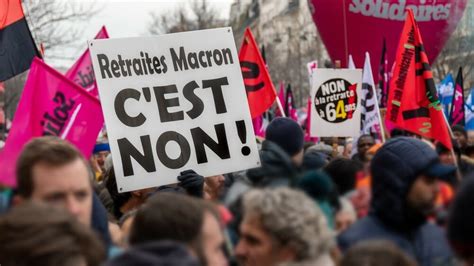 На митинге в Париже против пенсионной реформы задержали более 200 человек