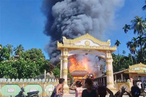 ဘဝါရွာ ဘုန်းကြီးကျောင်း မီးလောင်၊ ရှေးဟောင်း နှစ်ထပ်သစ်ကျောင်းကြီးပျက