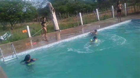 Eu E Minha Prima Na Piscina Youtube