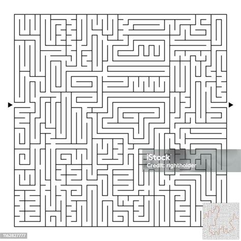 큰 광장 미로 입구에서 출구까지의 경로를 찾습니다 흰색 배경에 격리된 벡터 그림입니다 대답과 함께 개념에 대한 스톡 벡터 아트 및 기타 이미지 Istock