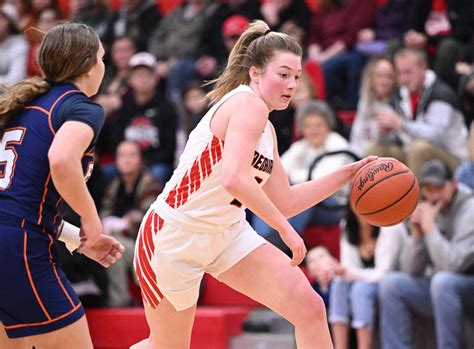 Ellets Caitlyn Holmes And Loudonvilles Corri Vermilya Put On A Show Ellet Defeats Loudonville