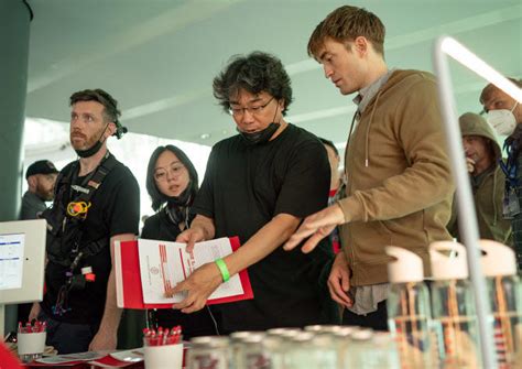 미키 17 韓감독 최초 북미 박스오피스 1위…수익 기대 못 미쳐