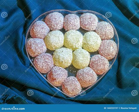 Iranian Sweets Royalty-Free Stock Photography | CartoonDealer.com #43087043