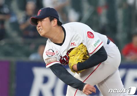 미성년자 성착취물 제작 전 롯데 투수 서준원 집행유예 뉴스1