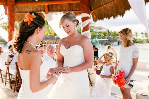 Rebecca And Nikkis Destination Wedding At Dream Resort