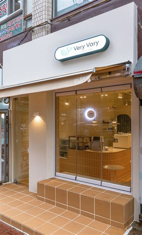 작지만 효율적인 공간구성의 7평 작은카페인테리어 가게 앞 디자인 점포 디자인 커피숍 디자인