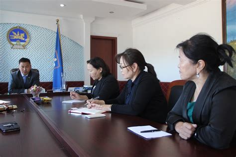 ЭХ ХҮҮХДИЙН ЭРҮҮЛ МЭНДИЙН ЧИГЛЭЛЭЭР АЙМГИЙН ХУРАЛ ДЭМЖИЖ АЖИЛЛАНА