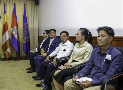 ឯកឧត្តម ឆាយ ឫទ្ធិសែន ដឹកនាំកិច្ចប្រជុំត្រួតពិនិត្យ និងពង្រឹងគុណភាពហេដ្ឋារចនាសម្ពន្ធ