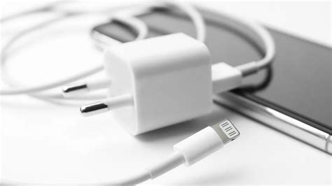 Brazil Bans Sales Of Iphones Without Chargers