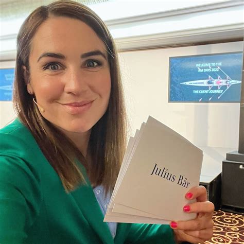 linkedinのjulia bauer rmdays juliusbaer moderatorin