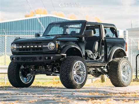 2022 Ford Bronco With 24x14 81 Arkon Off Road Churchill And 36545r24