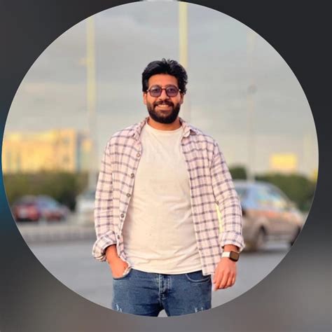 مذيع اكس On Reels