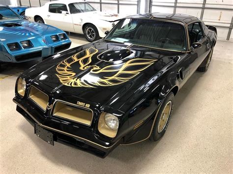 Here S The Real Story Behind Pontiac S Black And Gold Trans Am Artofit